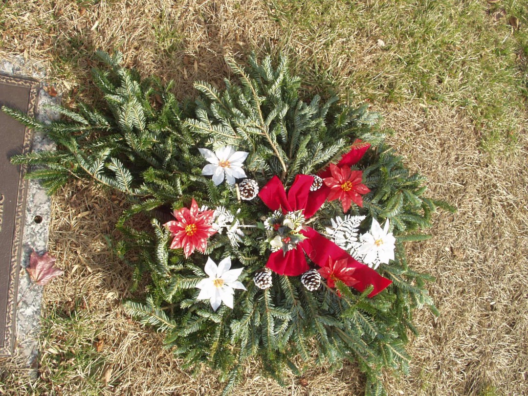 Holiday Season Grave Blankets | Friends of Doyle Cemetery